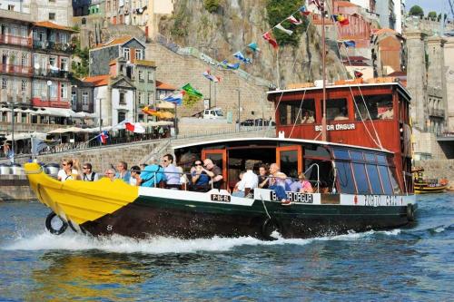 CRUISE RABELO BOAT, RÉGUA PINHÃO RÉGUA DOURO CRUISES - Douro Valley ...