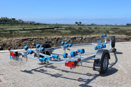 ATRELADOS E REBOQUES - Atrelados novos fabricados em Portugal